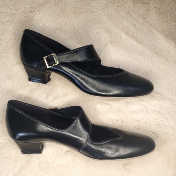 Tic Tac Toes | Shoes | Vintage Tic Tac Toes Flexible Dance Shoes Mary ...